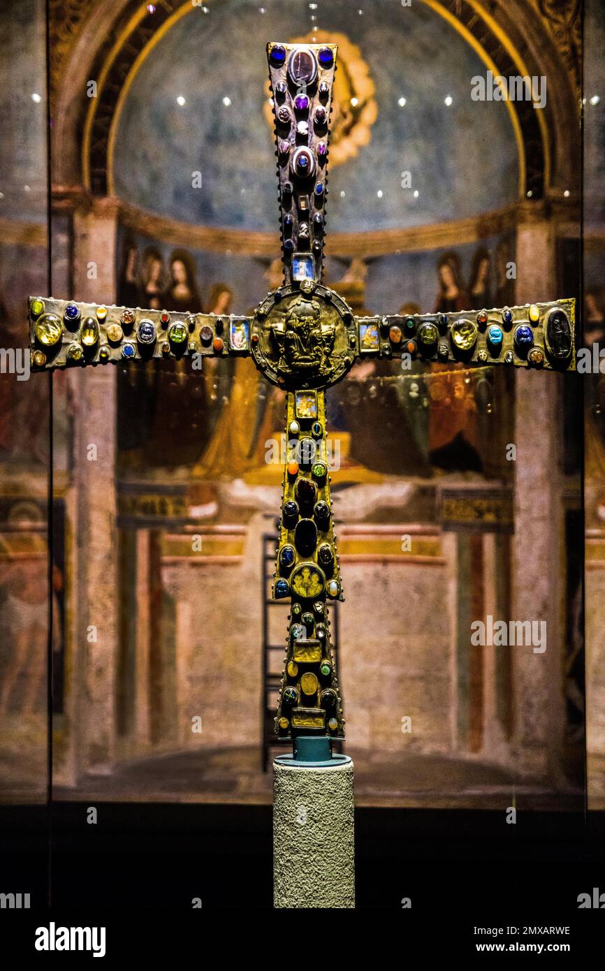 Cross of King Desiderio, 9th century goldsmith's work in the oratory of ...