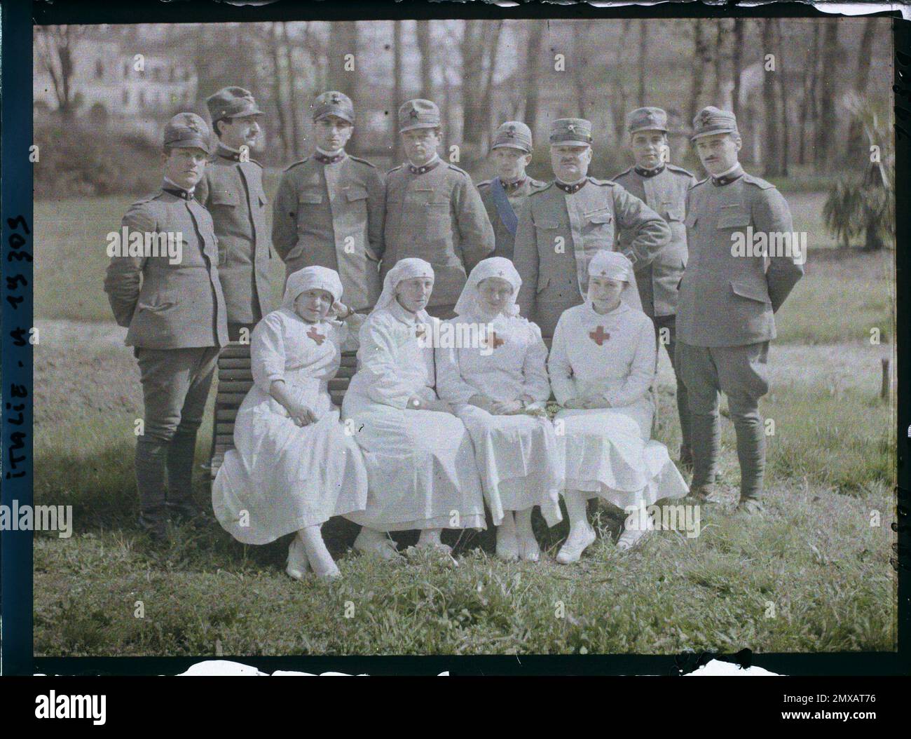 Vicence, Italy Group of doctors at Hospital 213 (?) , 1918 - Italy ...