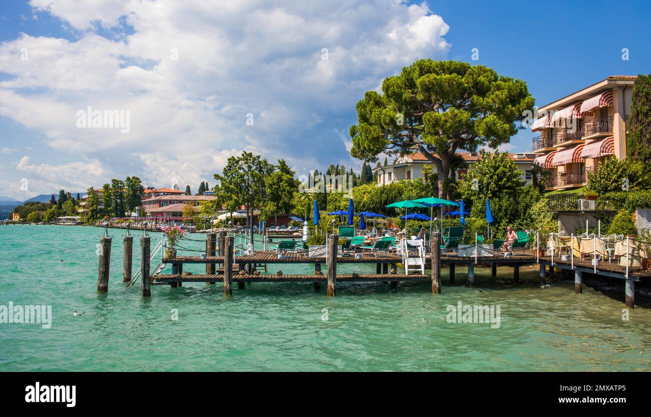 Sirmione, tourist attraction and thermal spa on southern Lake Garda ...