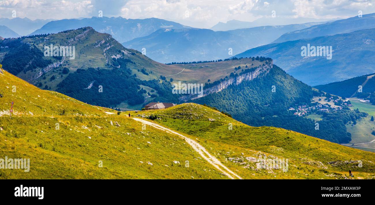 Monte Baldo, 30 kilometre long mountain ridge, approx. 2000 metres high ...
