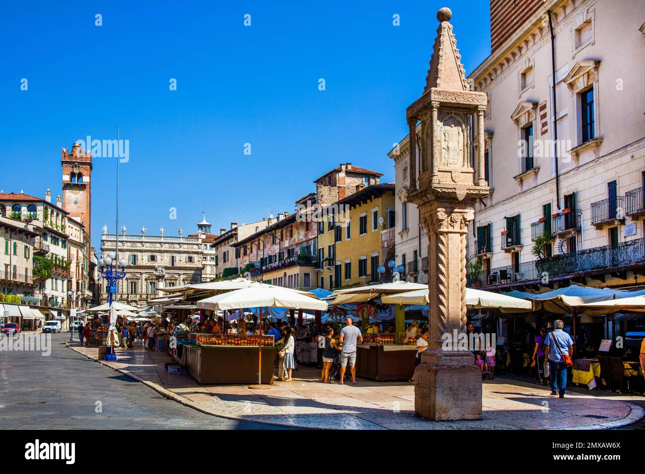 Verona medieval hi-res stock photography and images - Alamy