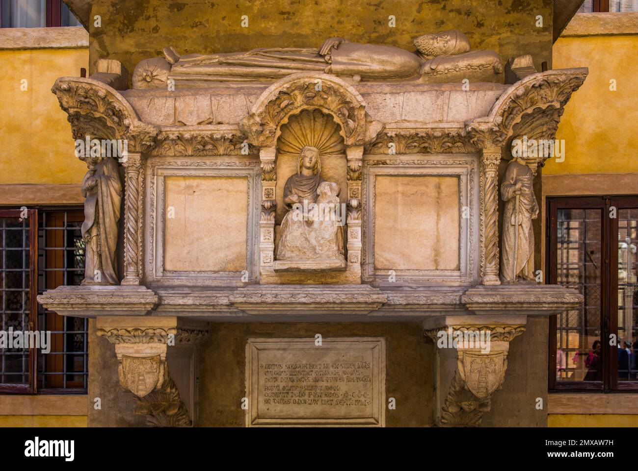 Scavi Scaligeri, family tombs, 14th century Verona with medieval old ...