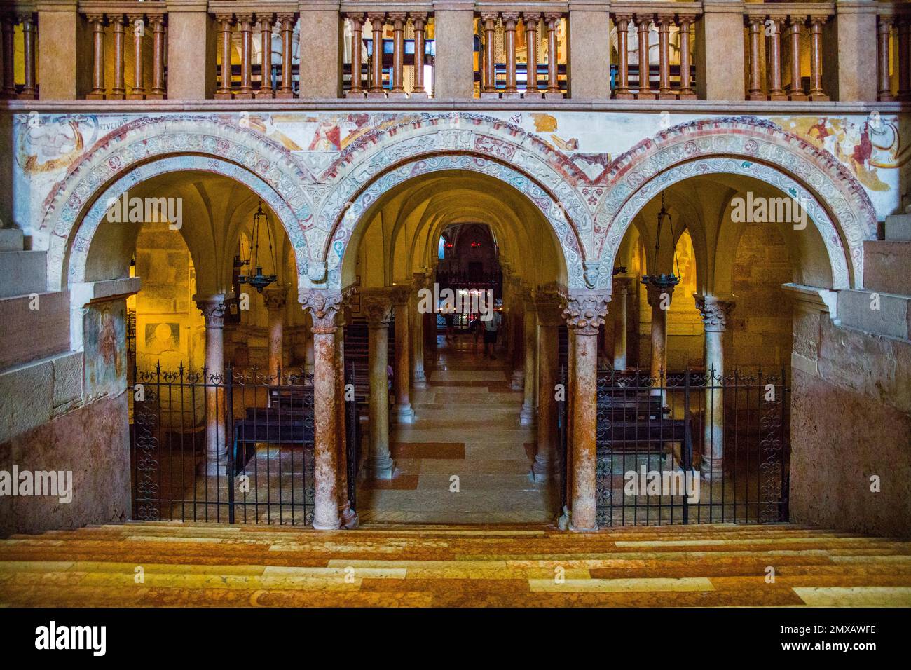 Arches at the entrance to the crypt, 12th century San Zeno Maggiore ...