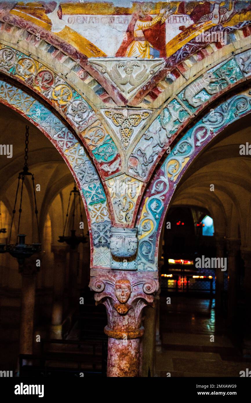 Arches at the entrance to the crypt, 12th century San Zeno Maggiore ...