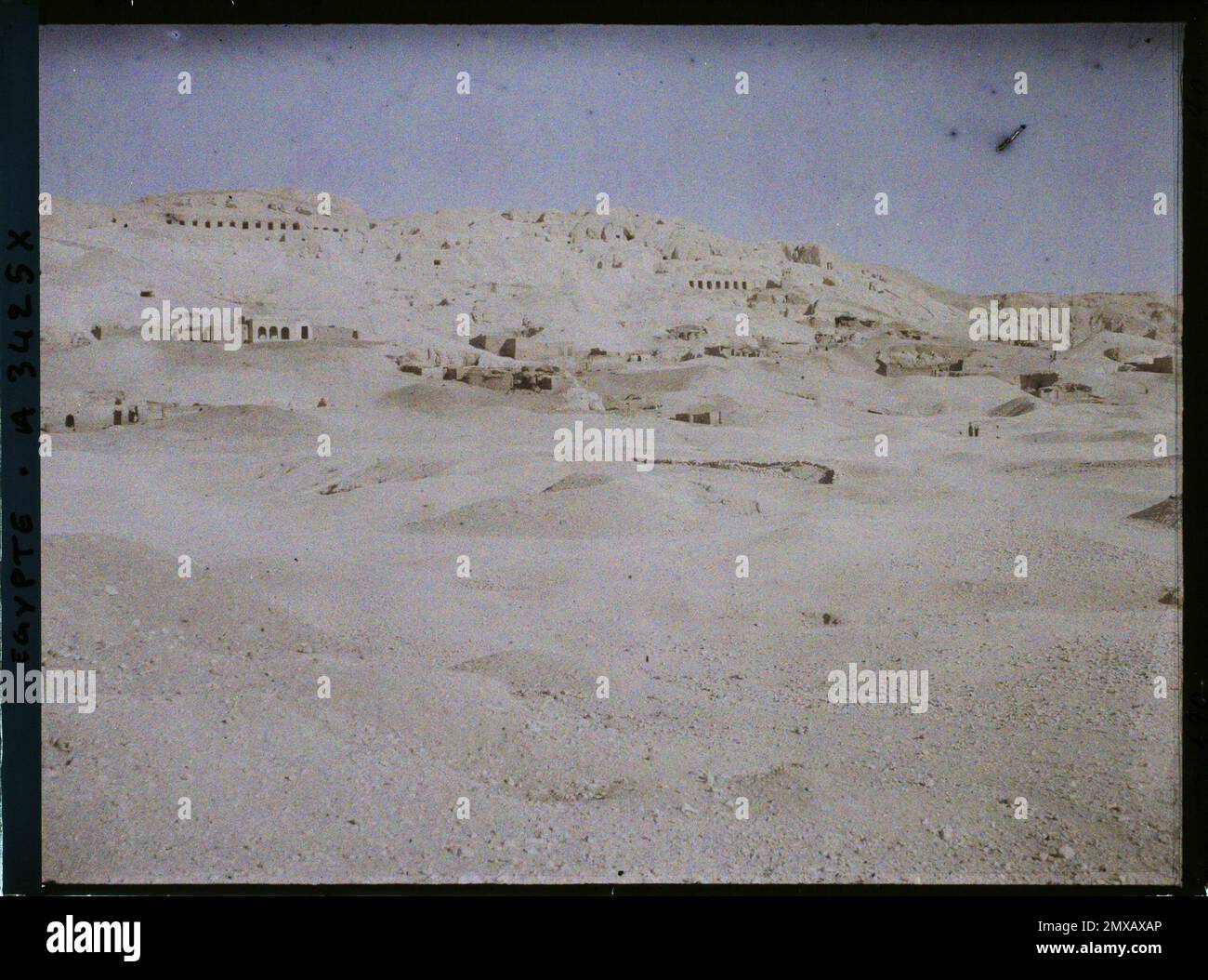 Desert tomb archaeological vestige funeral architecture egyptian hi-res ...