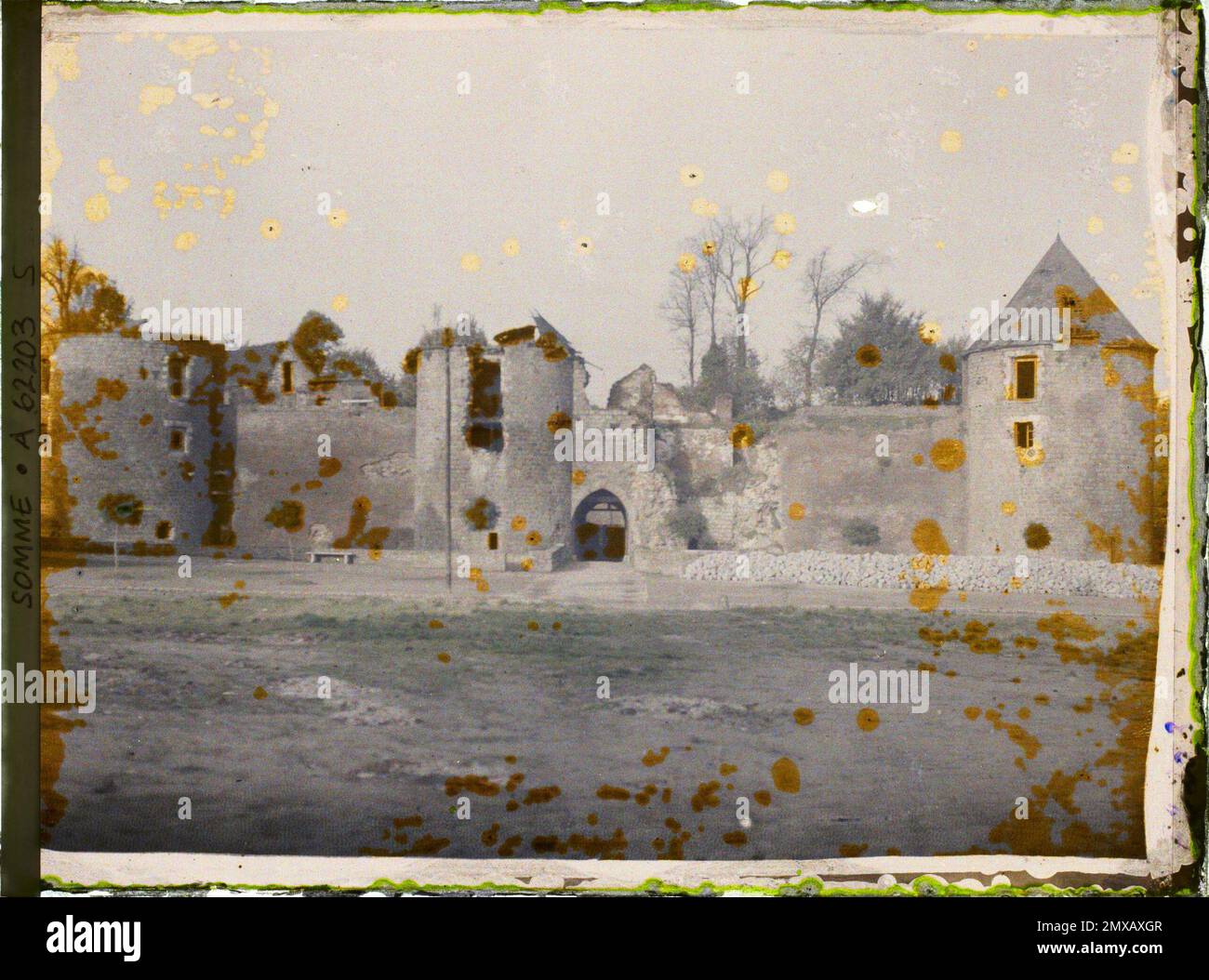 Tour fortified architecture rampart habitat architecture france hi-res ...