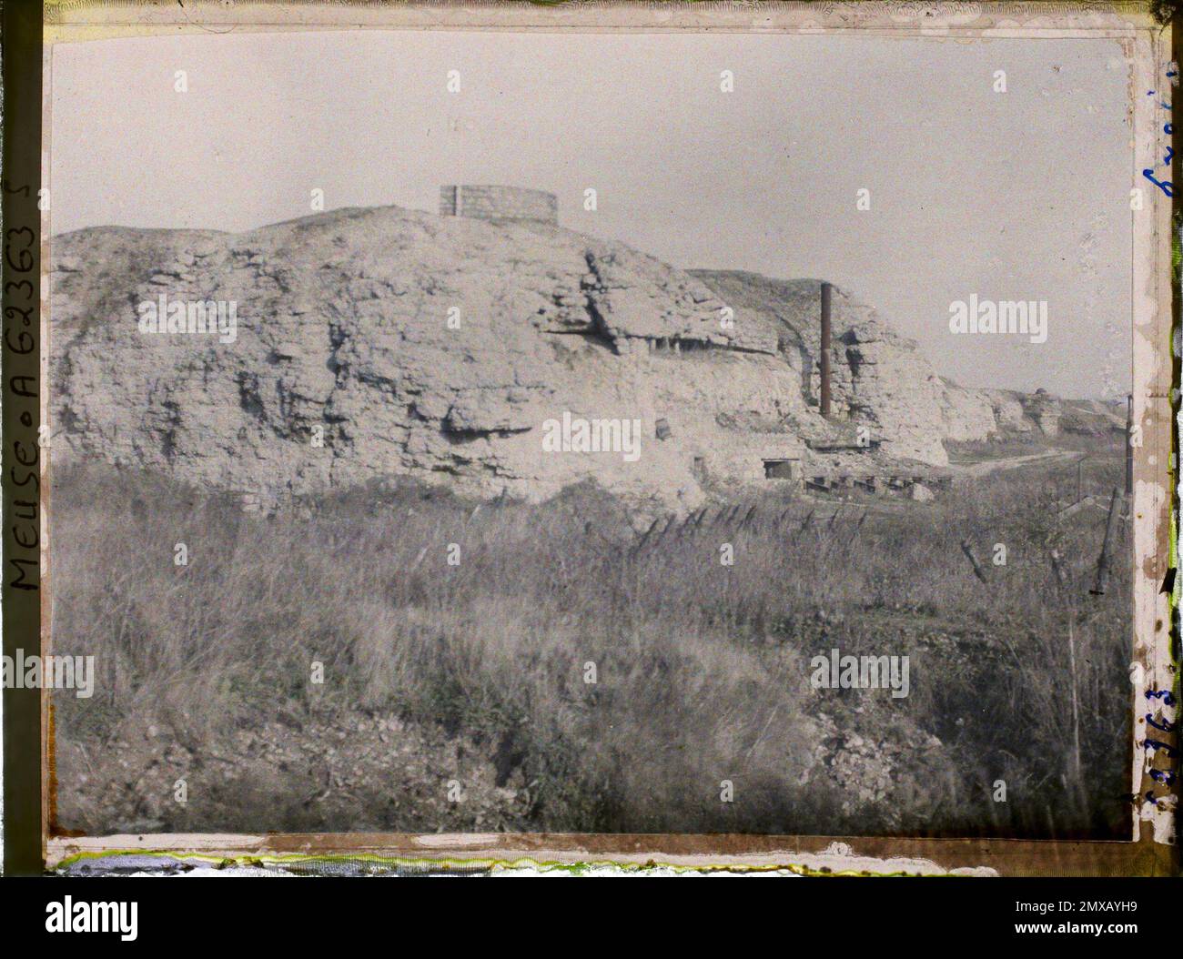 Ruins front bombing fortified architecture fortress barbedee po hi-res ...