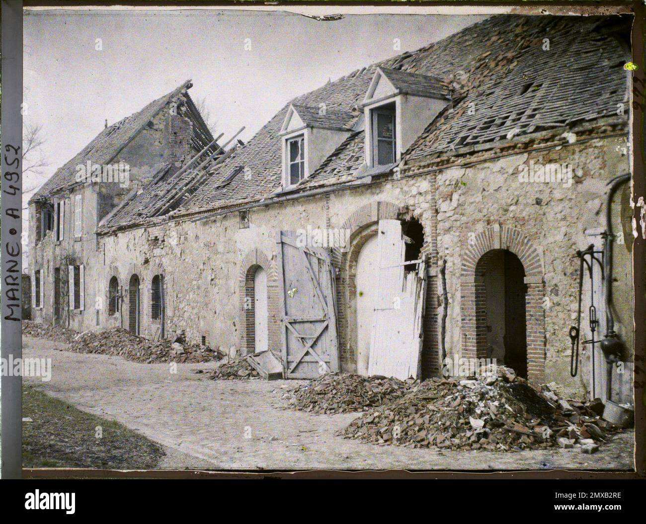 Monday-Montgivroux, Marne, France The castle of Mondement en Ruin ...