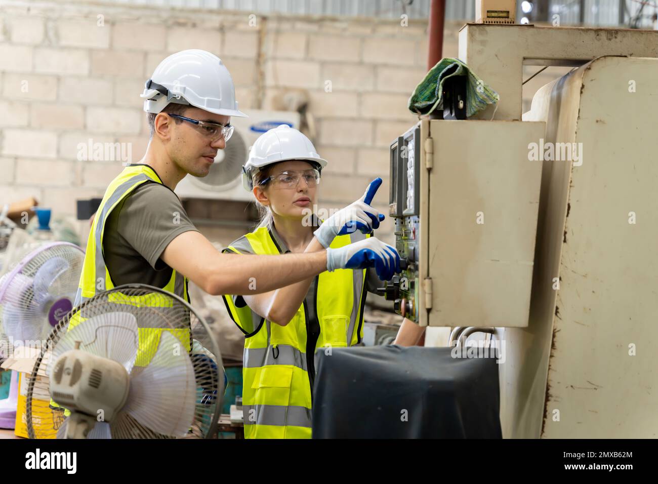 Health and safety factory inspector hi-res stock photography and images ...