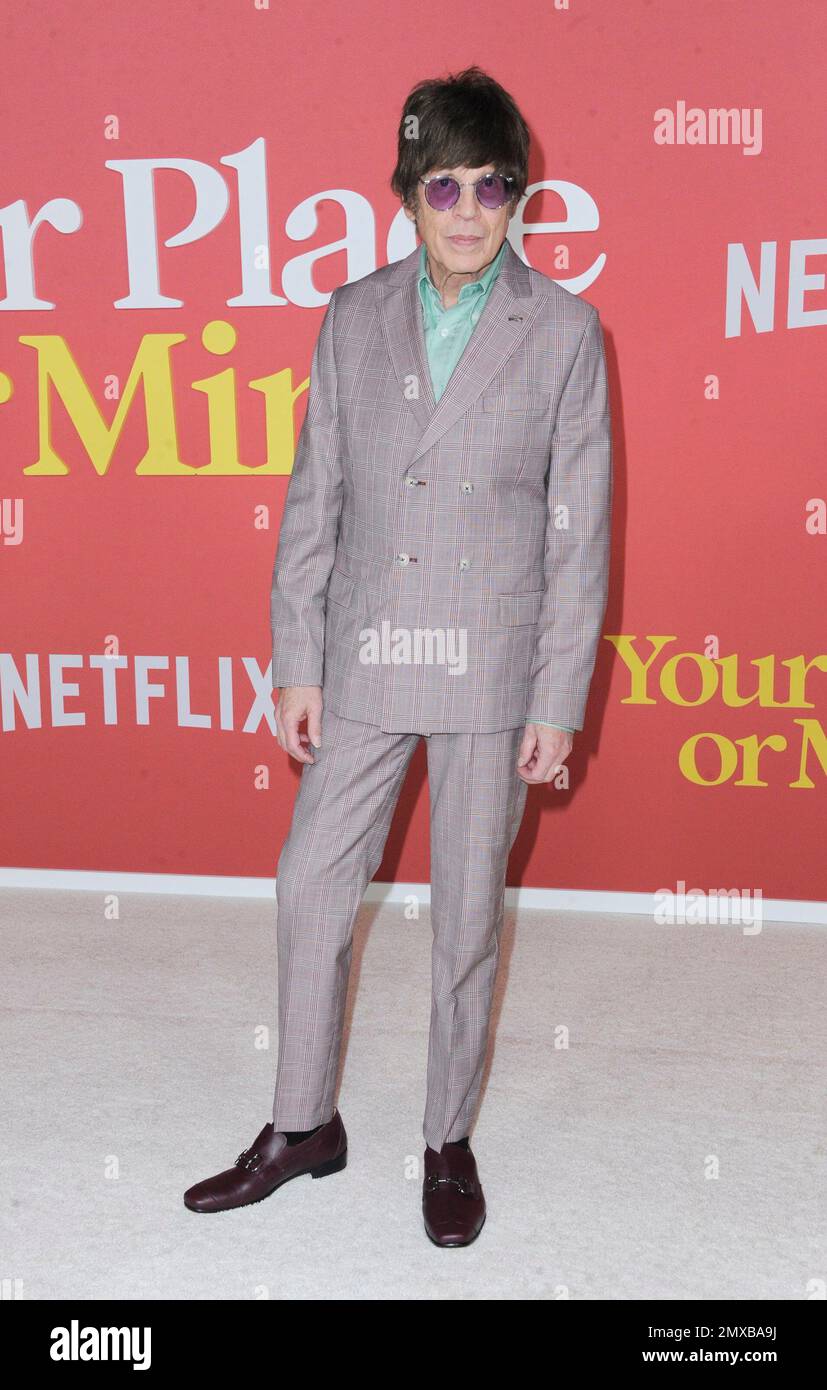 Los Angeles, CA. 2nd Feb, 2023. Elliot Easton at arrivals for YOUR ...