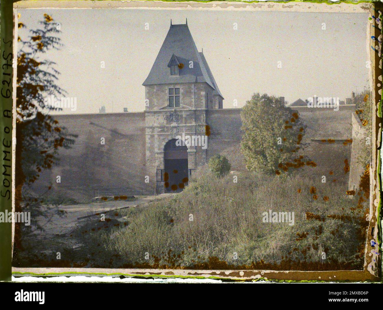 Tour fortified architecture rampart habitat architecture france hi-res ...