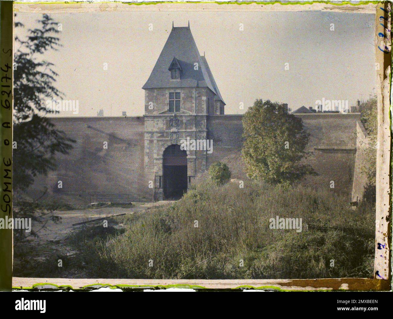 Tour fortified architecture rampart habitat architecture france hi-res ...