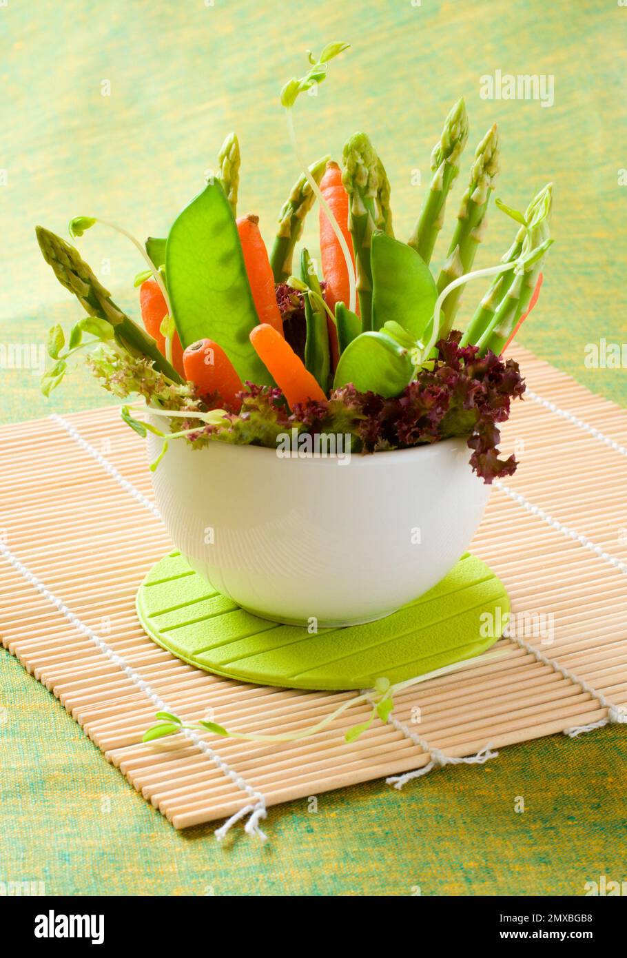 Bowl fresh organic salad hi-res stock photography and images - Alamy