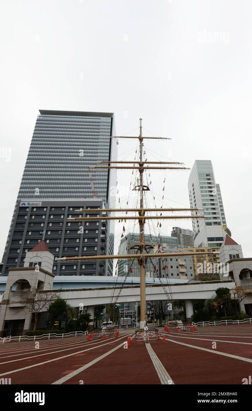 Takeshiba pier symbol mast in Tokyo, Japan Stock Photo - Alamy