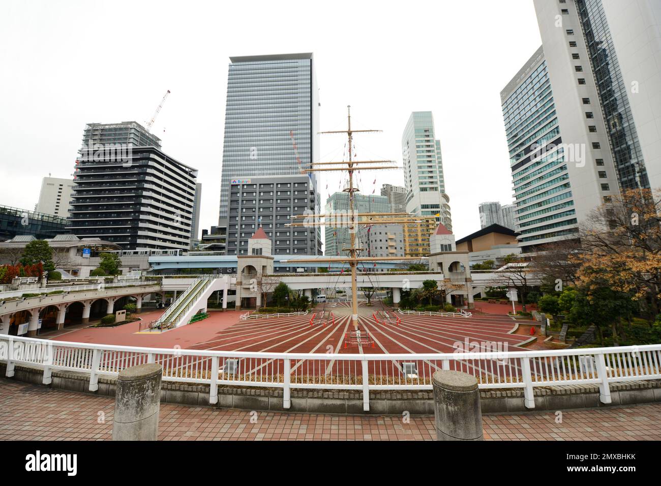 Takeshiba pier symbol mast in Tokyo, Japan Stock Photo - Alamy
