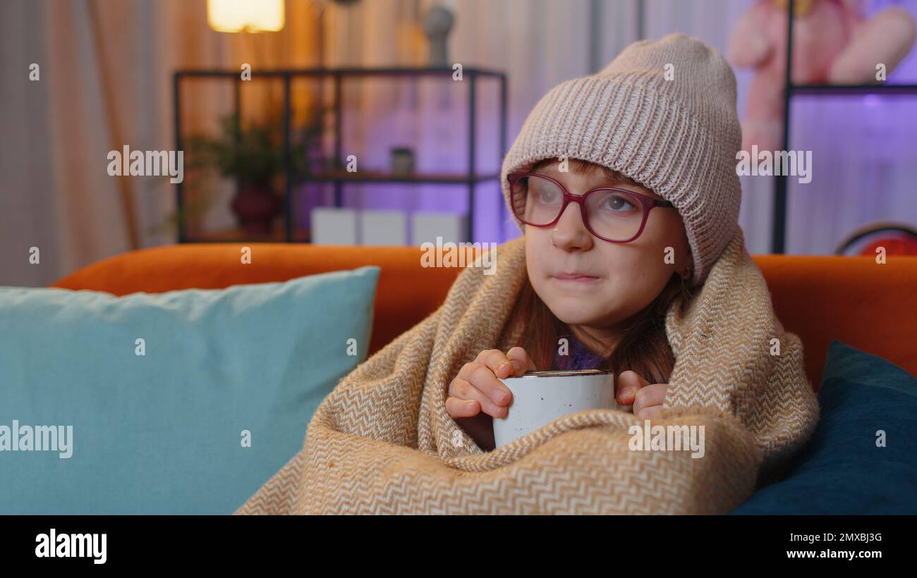 Sick toddler girl wear hat hi-res stock photography and images - Alamy