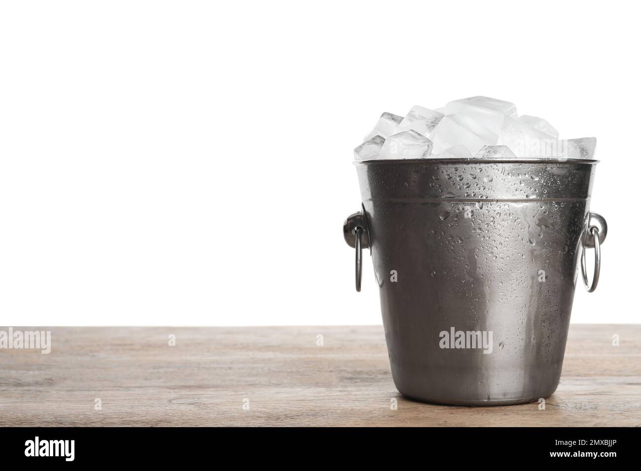 White ice bucket filled cubes hi-res stock photography and images - Alamy