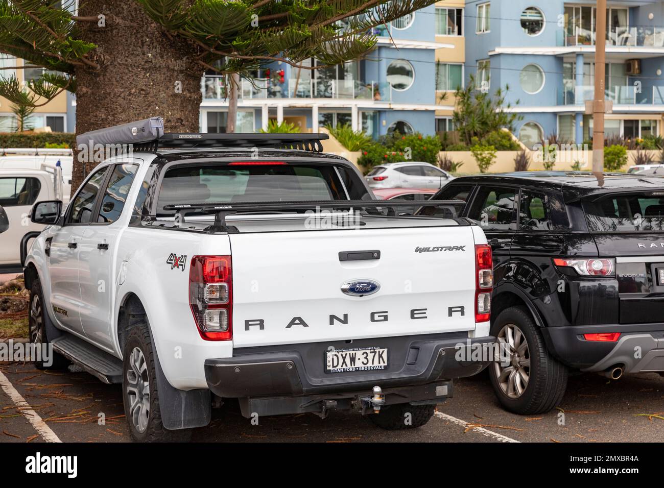 White Ford Ranger Modified