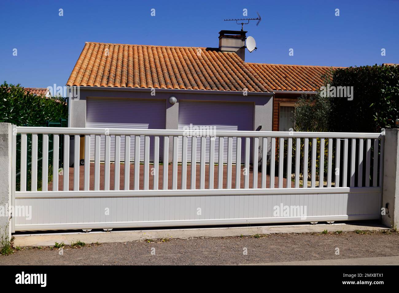 entry long portal white driveway entrance double gates garage slide ...