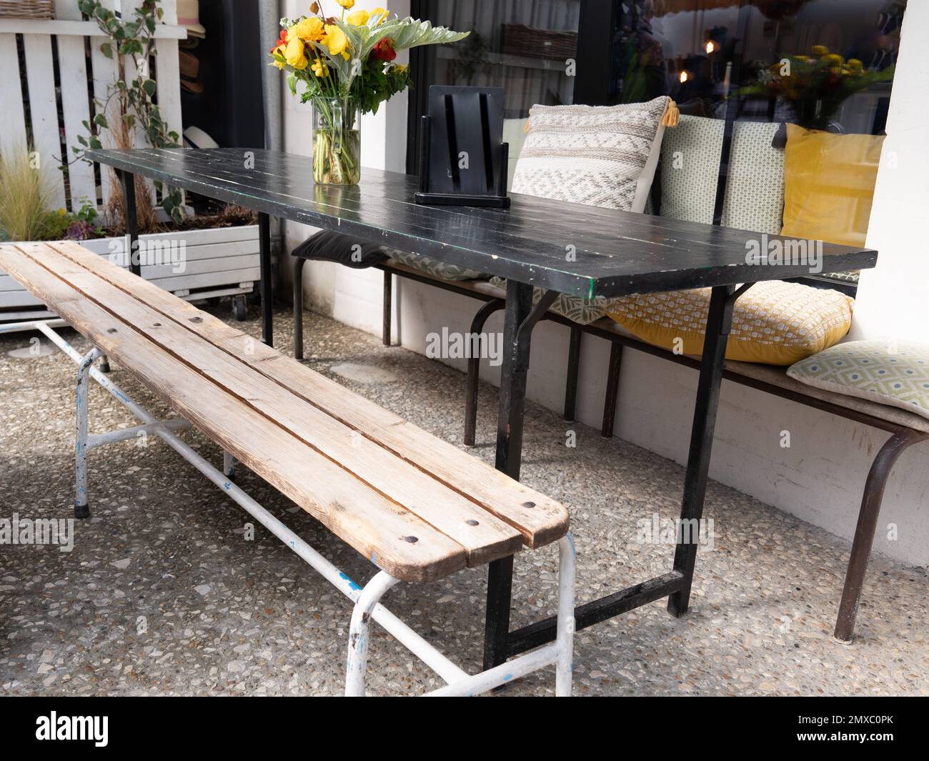 French restaurant village retro hi-res stock photography and images - Alamy