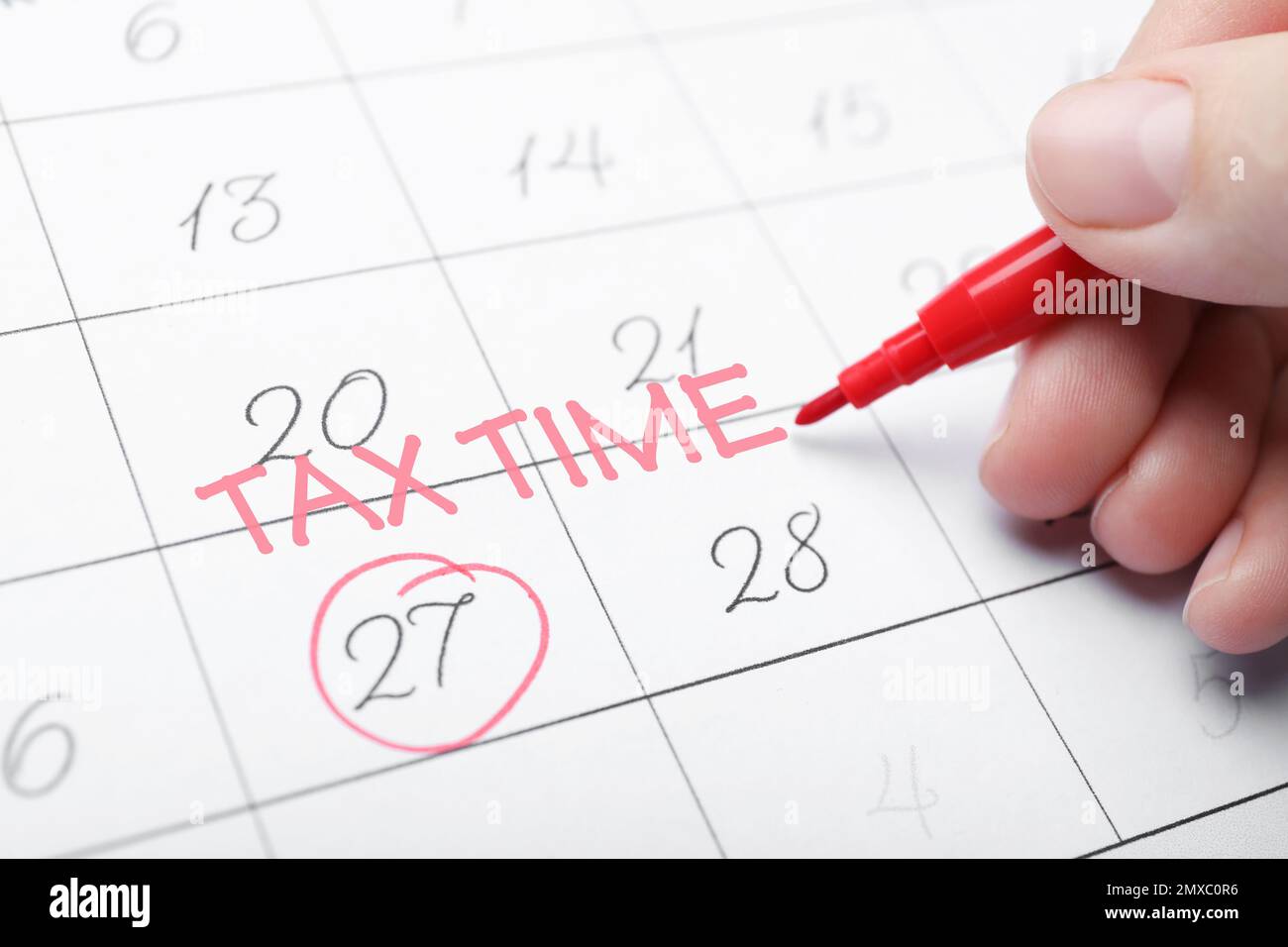 Tax calendar circle hi-res stock photography and images - Alamy