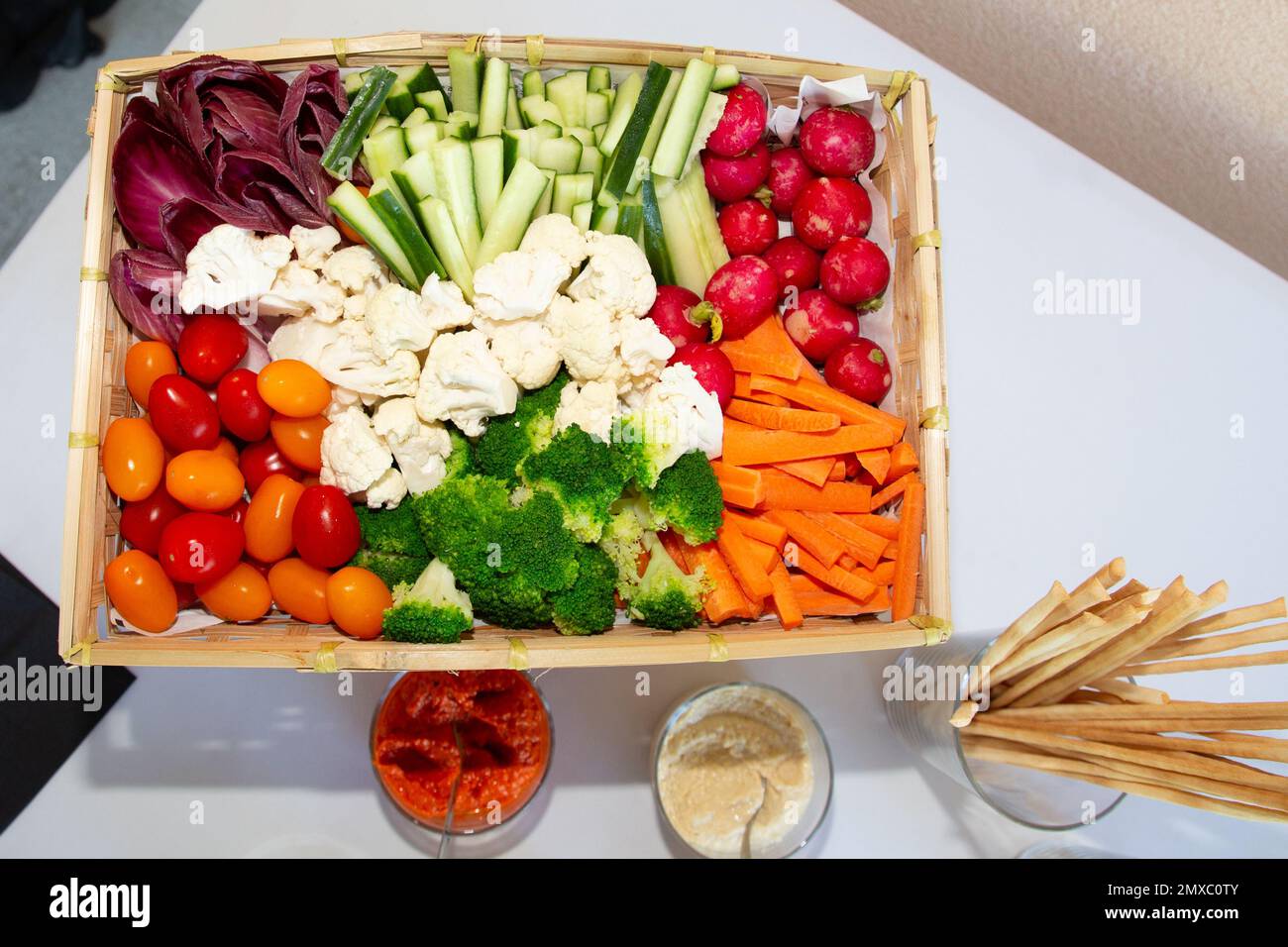 Vegetable sticks and sauce dip in appetizer platter Stock Photo - Alamy