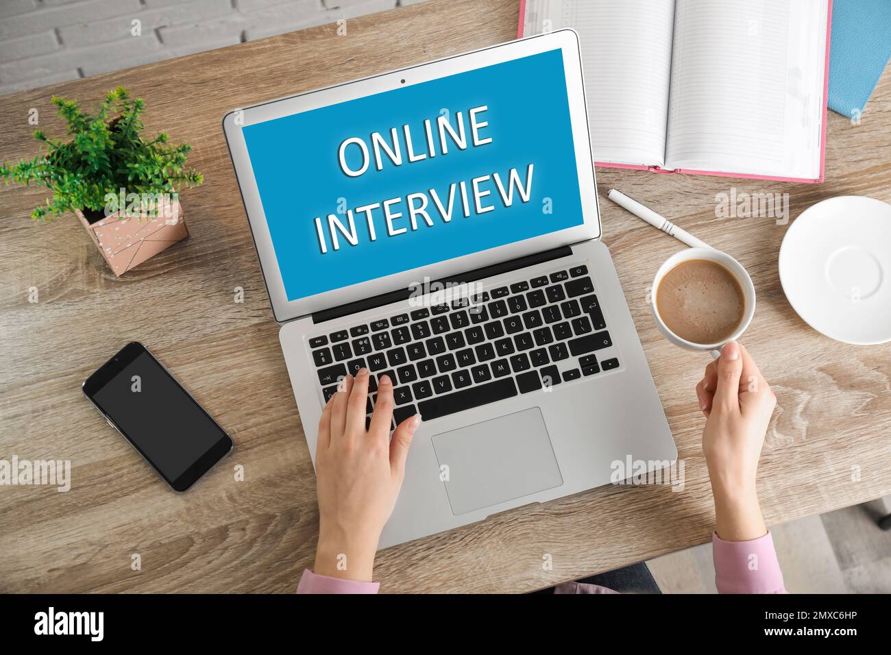 Interview table hi-res stock photography and images - Alamy