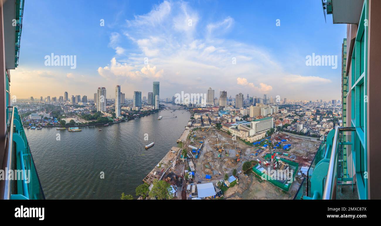 Photo of the Bangkok skyline with the Chao Phraya River from an ...