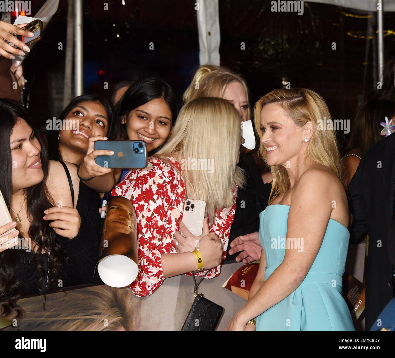 Reese Witherspoon arriving to Netflix's "Your Place or Mine" World ...