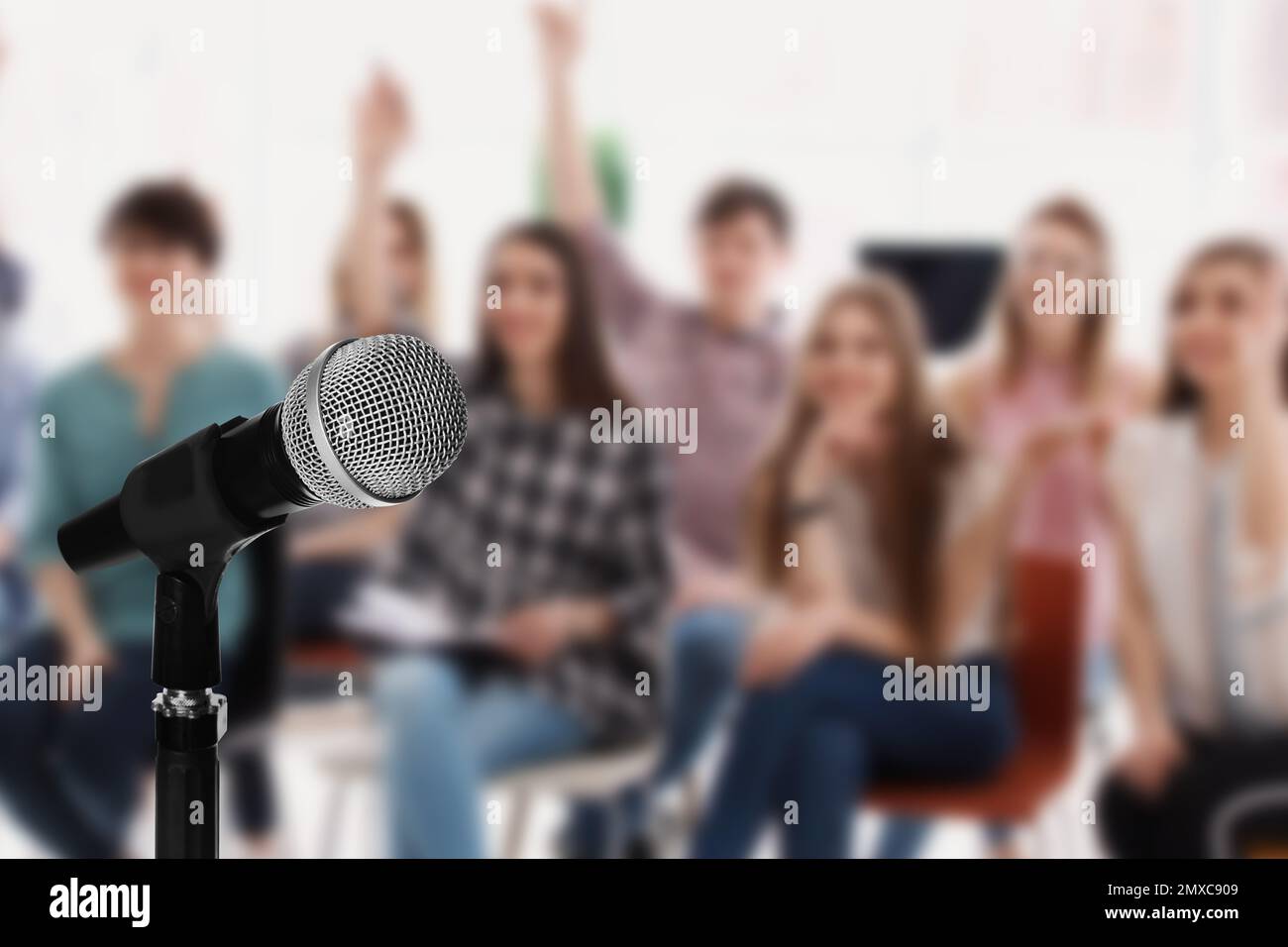 Raising microphone stand hi-res stock photography and images - Alamy
