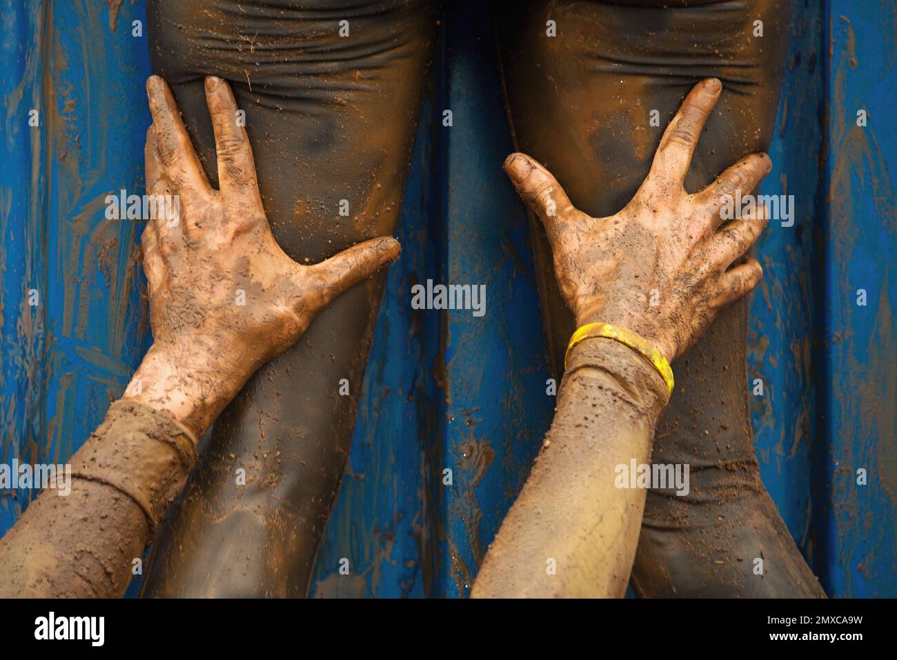 Obstacle race help hi-res stock photography and images - Alamy