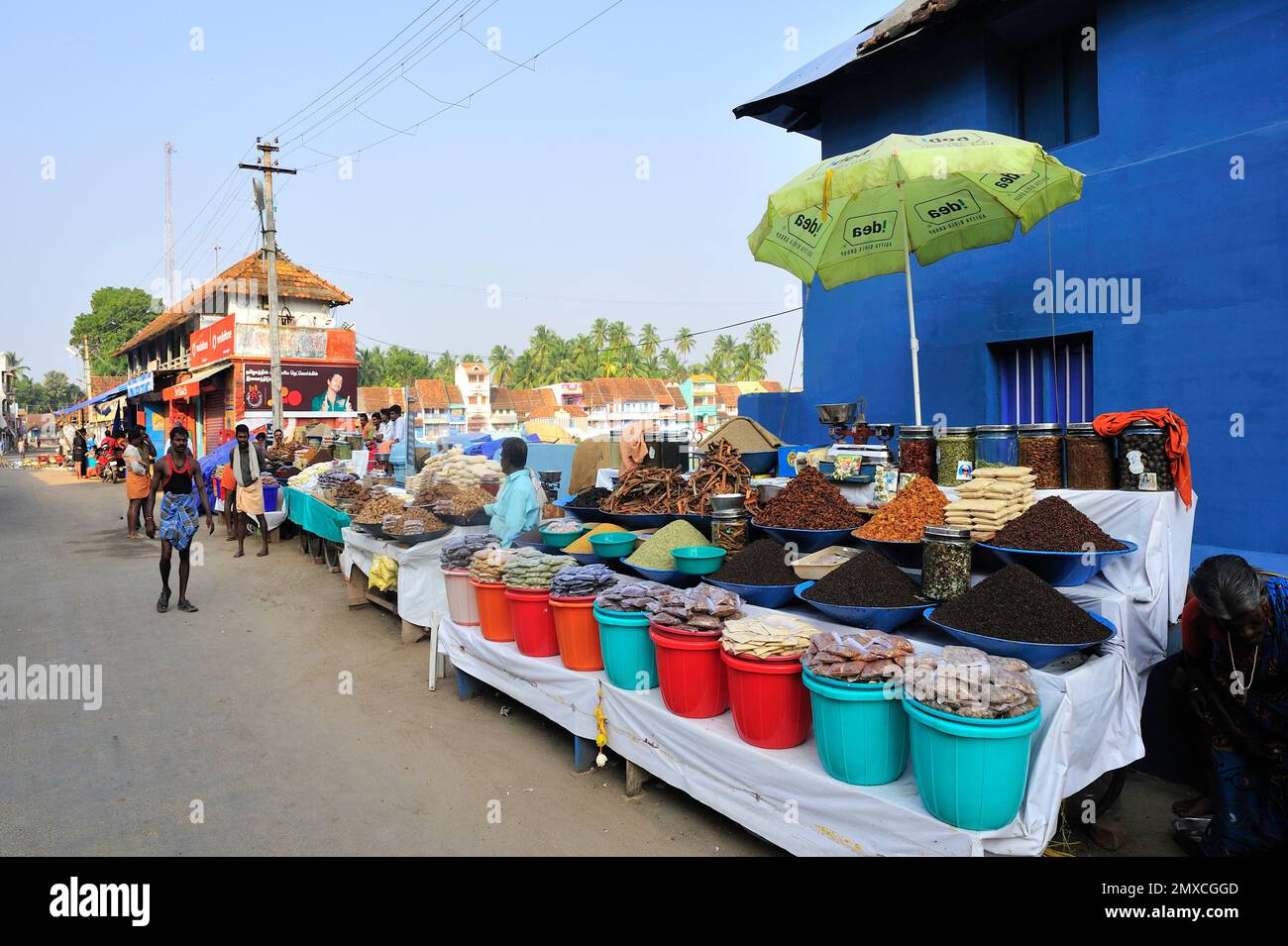 Local market on road side at Suchindram state Tamil Nadu India Stock ...