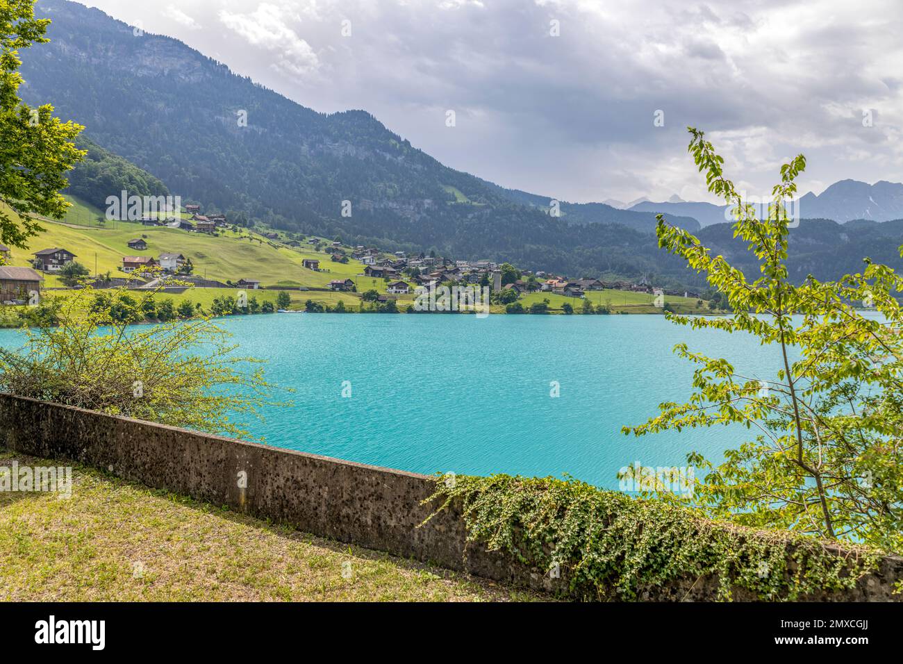 View of Lungern lake (Lungernsee) in Lungern, Switzerland Stock Photo ...
