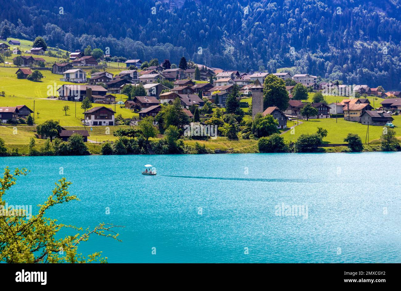 View of Lungern lake (Lungernsee) in Lungern, Switzerland Stock Photo ...