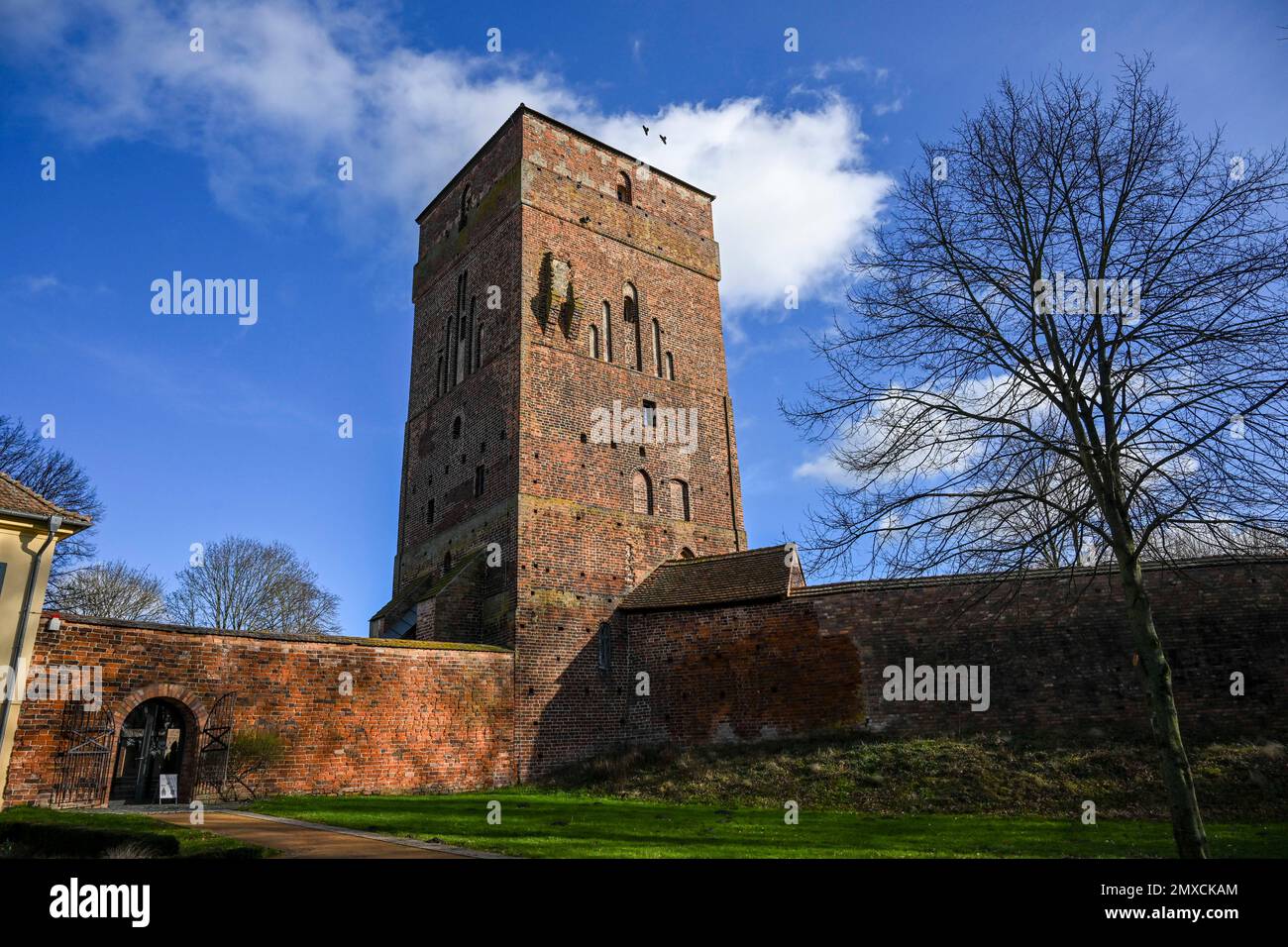 02 February 2023, Brandenburg, Wittstock/Dosse: The office tower of the ...