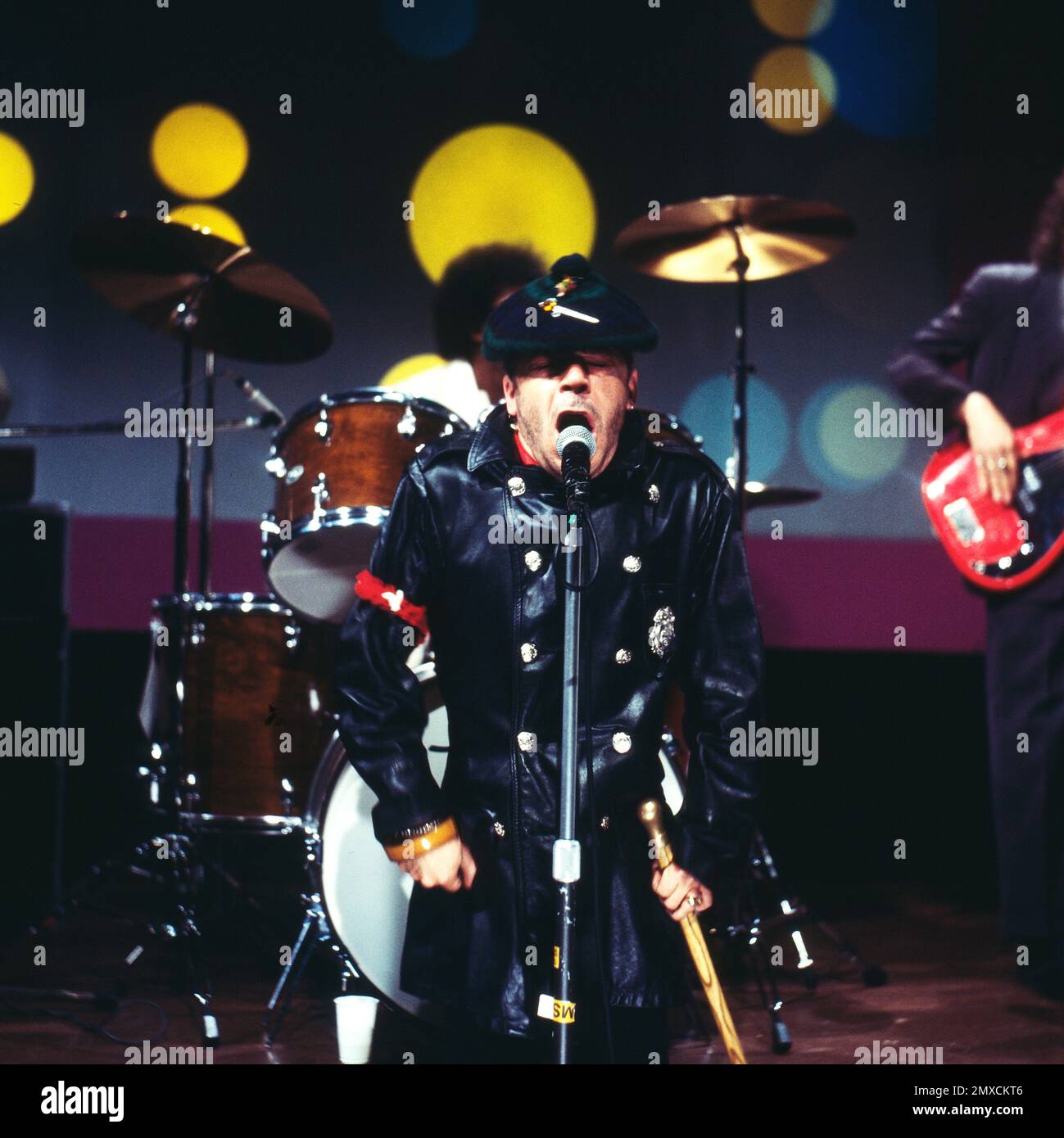 Ian dury 1977 hi-res stock photography and images - Alamy