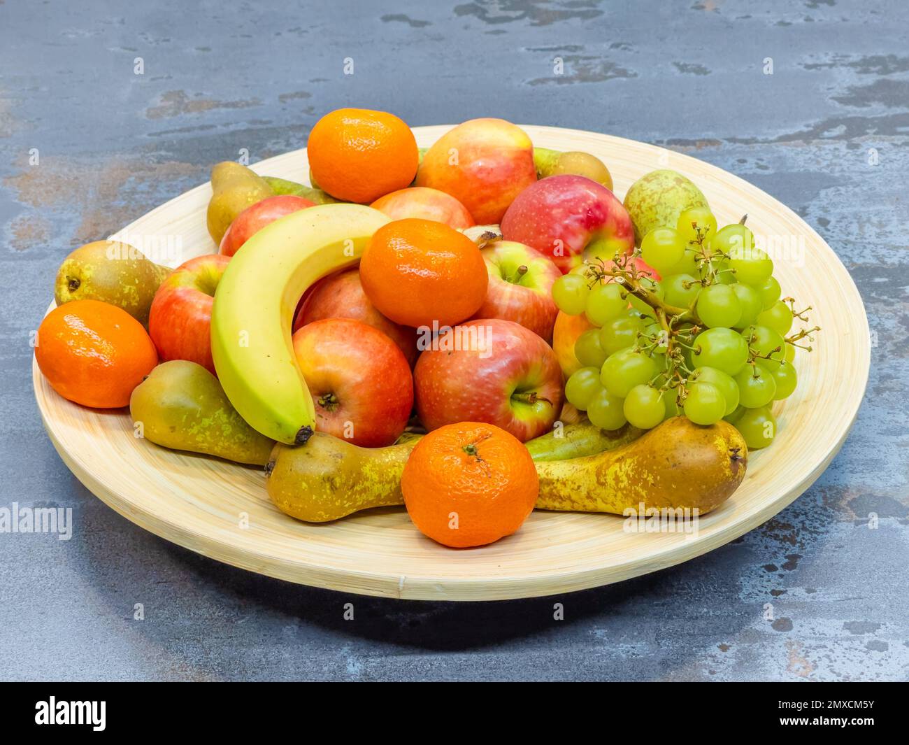 fruits plate with grapes, pears, apples Stock Photo - Alamy