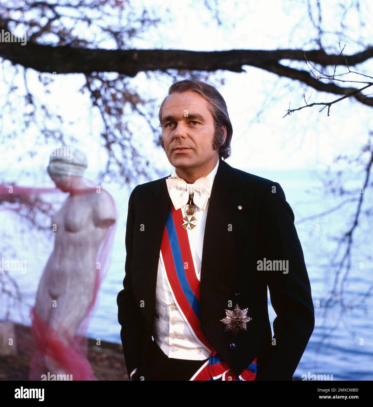 ZDF-Vernissage, Reportage-Sendereihe, Folge "Orden, Geld und Titelsucht ...