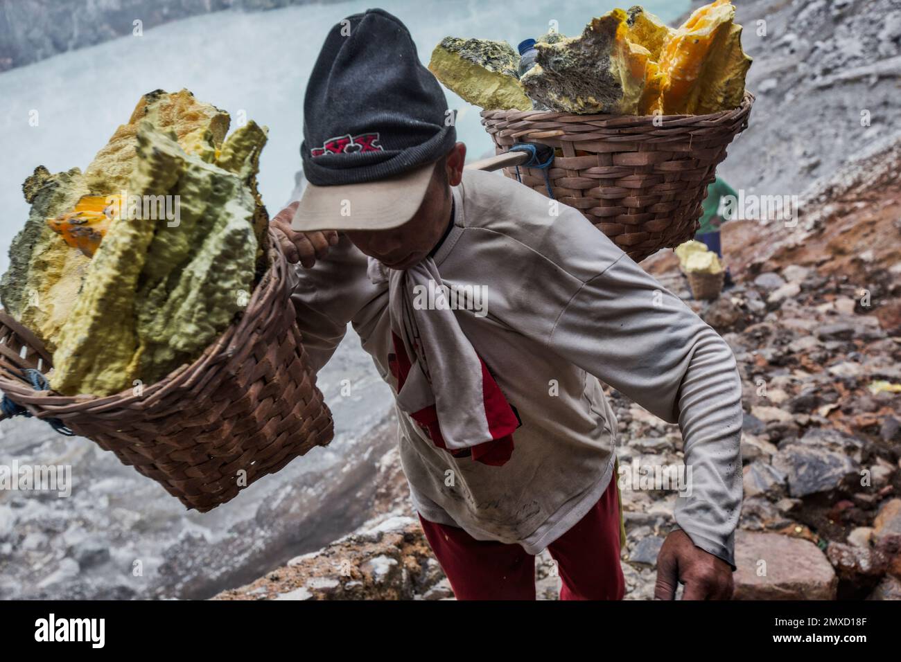 Kawah Ijen sulphur mining, Java, Indonesia Stock Photo - Alamy