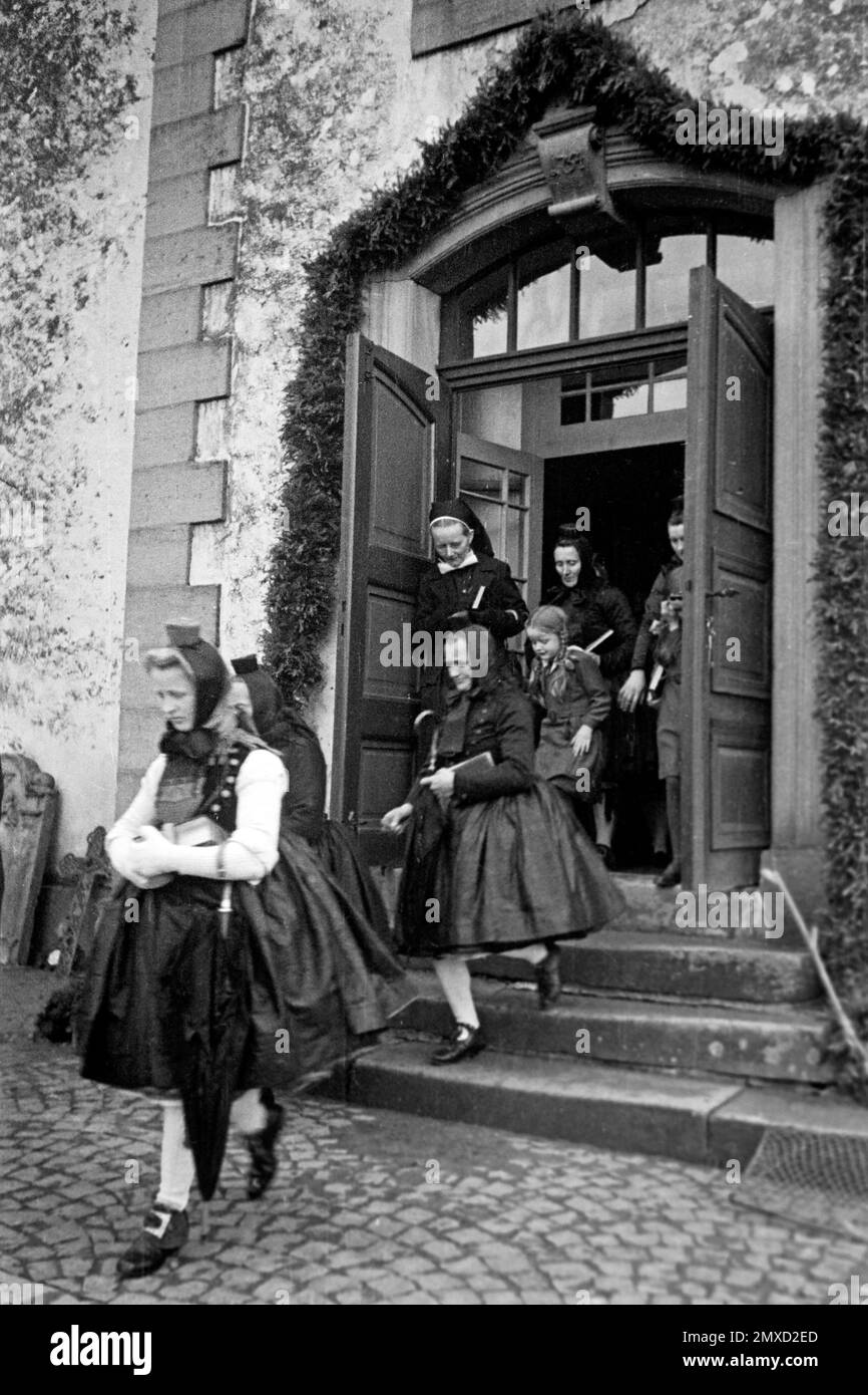 Die after Black and White Stock Photos & Images - Alamy