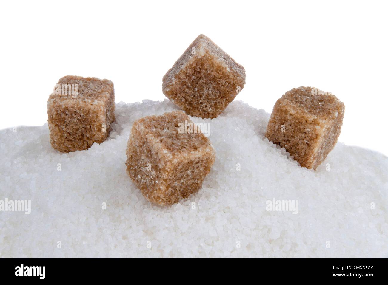Sugar cubes white brown hi-res stock photography and images - Alamy