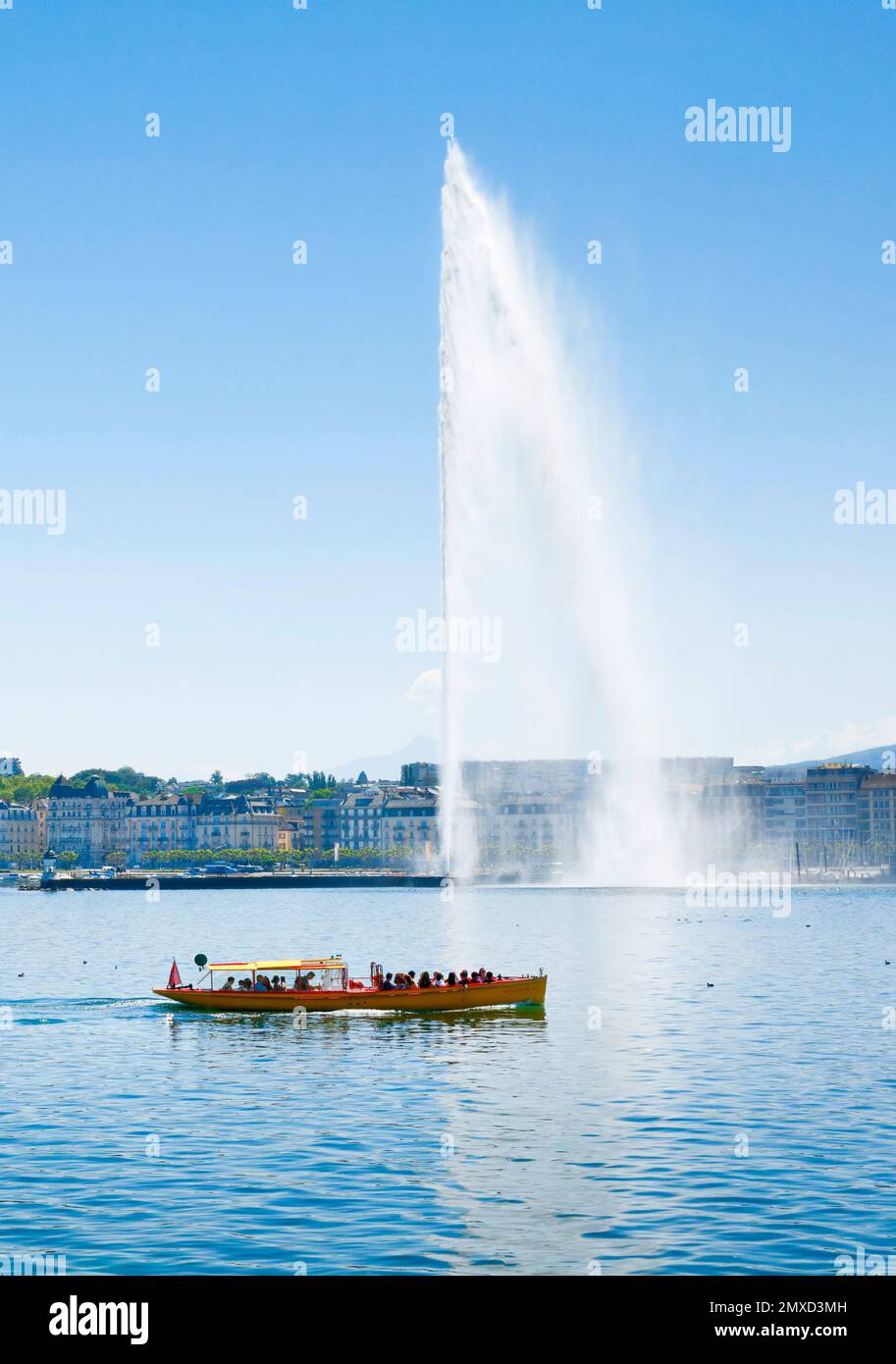 the Jet d'eau and the Mouettes genevoises in sunshine and blue sky ...