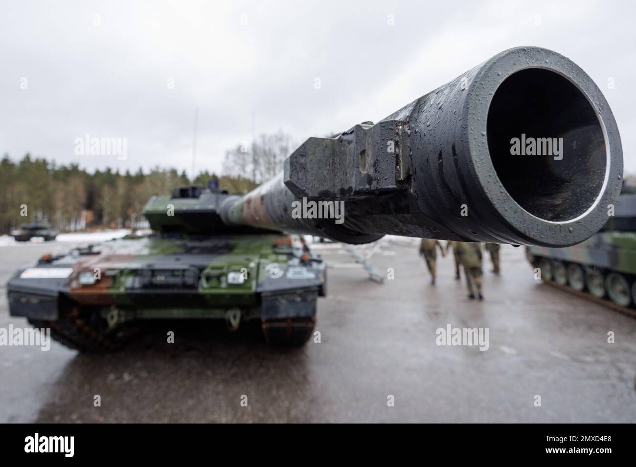Pfreimd, Germany. 03rd Feb, 2023. A new German Army Leopard 2 A7V tank stands on the barracks ...