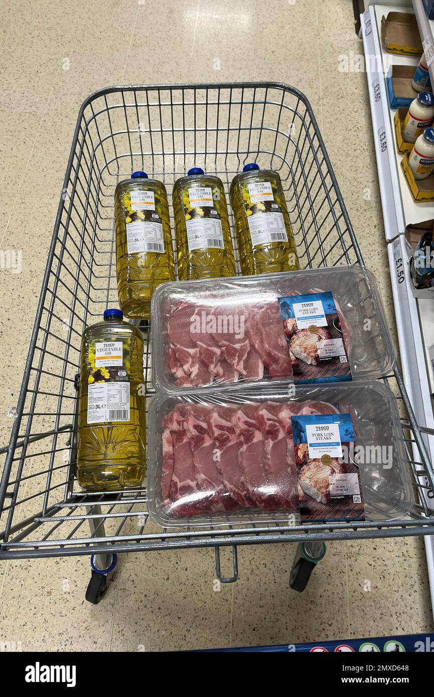 Tesco supermarket aisle 2023 hi-res stock photography and images - Alamy