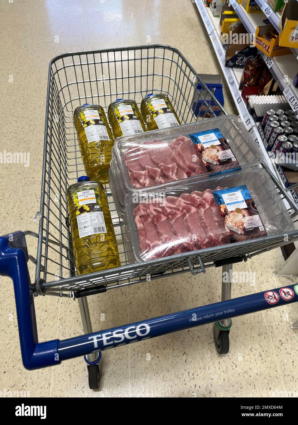 Tesco supermarket aisle 2023 hi-res stock photography and images - Alamy