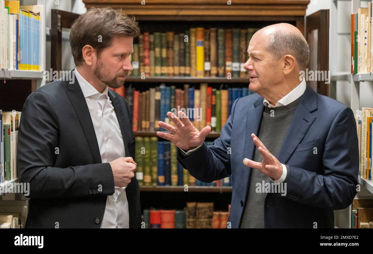 Potsdam, Germany. 03rd Feb, 2023. German Chancellor Olaf Scholz (r, SPD ...