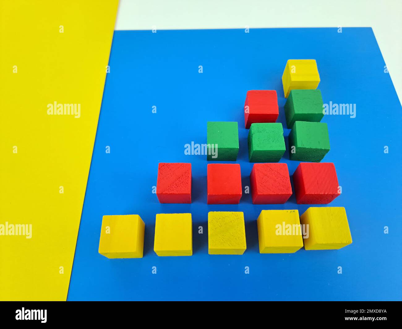Cube diagram hi-res stock photography and images - Alamy