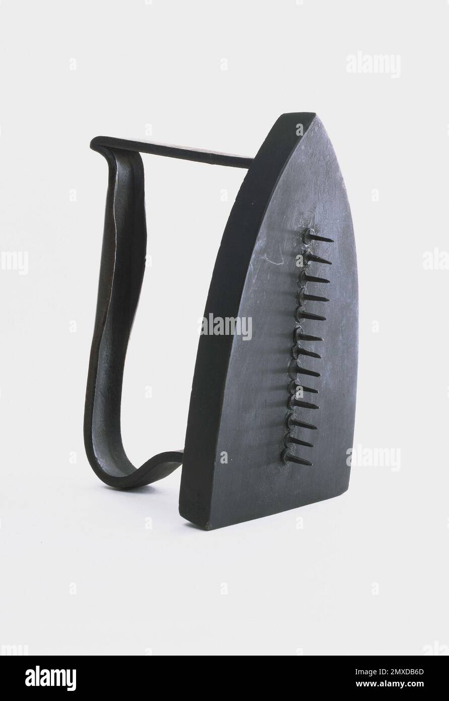 Cadeau (The Gift). Museum: © Museum of Modern Art, New York. Author ...