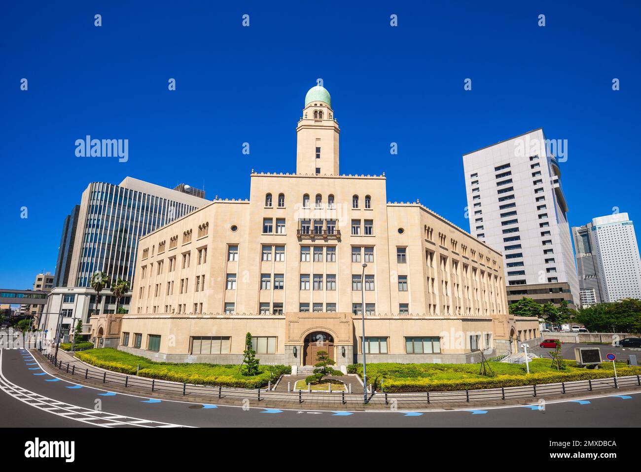 Queens house clock tower hi-res stock photography and images - Alamy