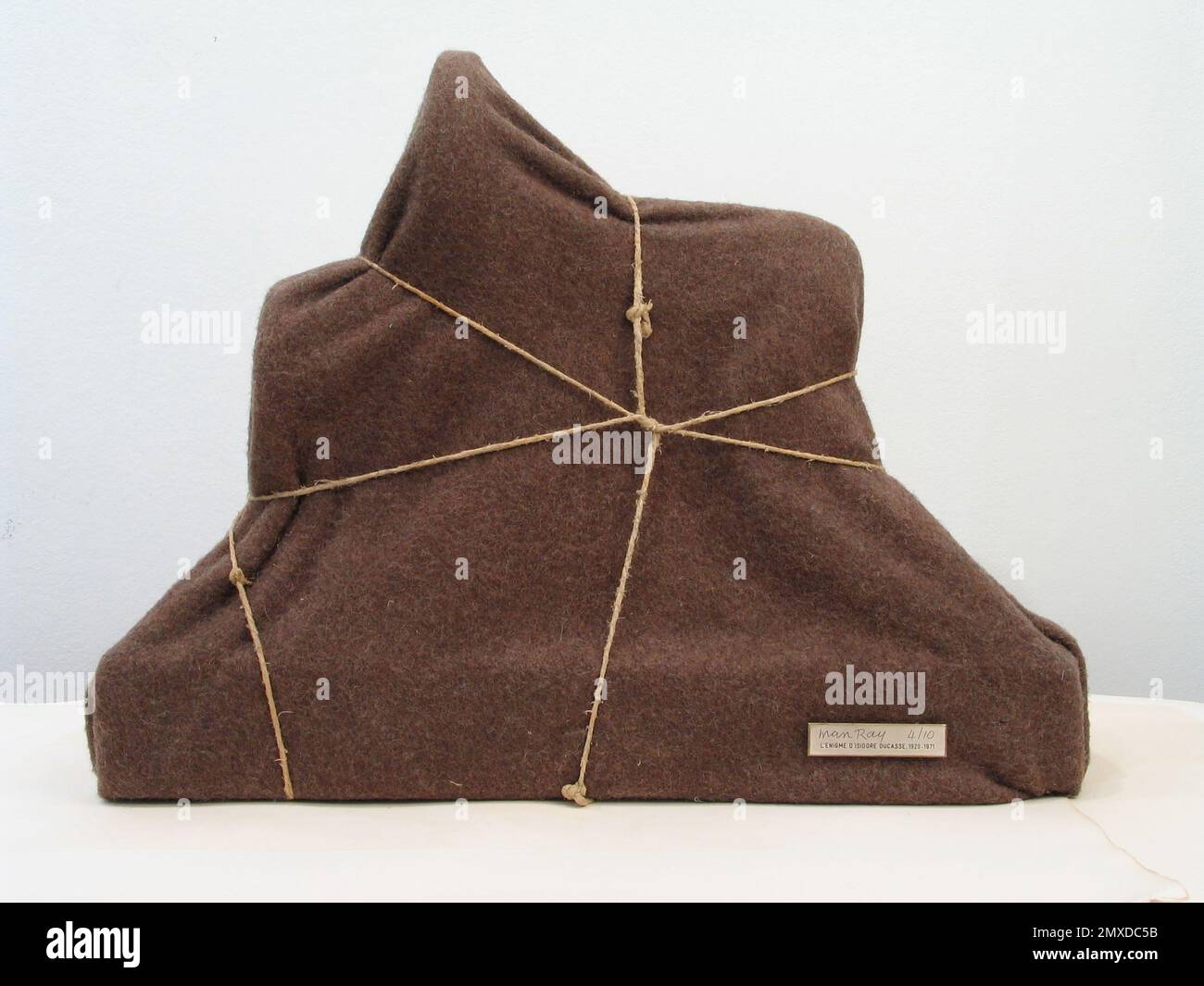 L'Enigme d'Isidore Ducasse. Museum: © Man Ray Trust Stock Photo - Alamy